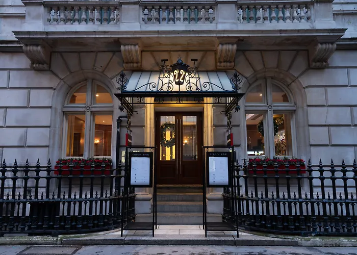 THE ROYAL HORSEGUARDS HOTEL, LONDON, LONDON